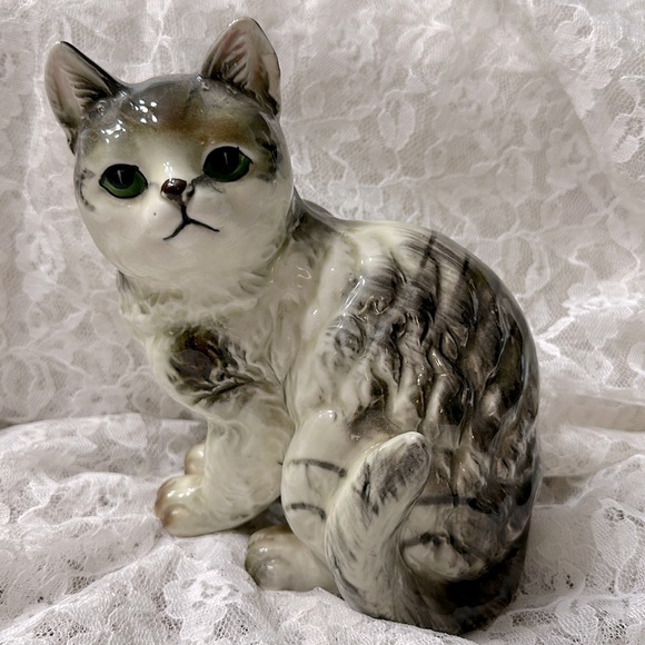Art | Vintage Yoko Boeki Hand Painted Porcelain Japanese Tabby Cat ...